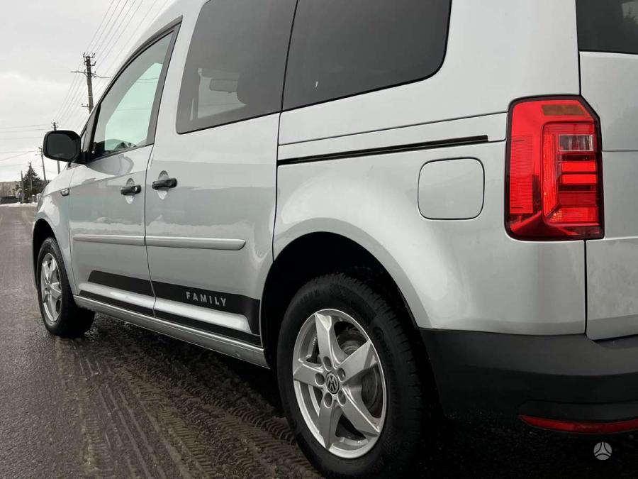 Grey Volkswagen Caddy 2017 in Kedainiai, with an engine capacity of 1.97 L and mileage of 263 thousand km for 10300 €, photo 16 on AUTOMOTO.COM.LV