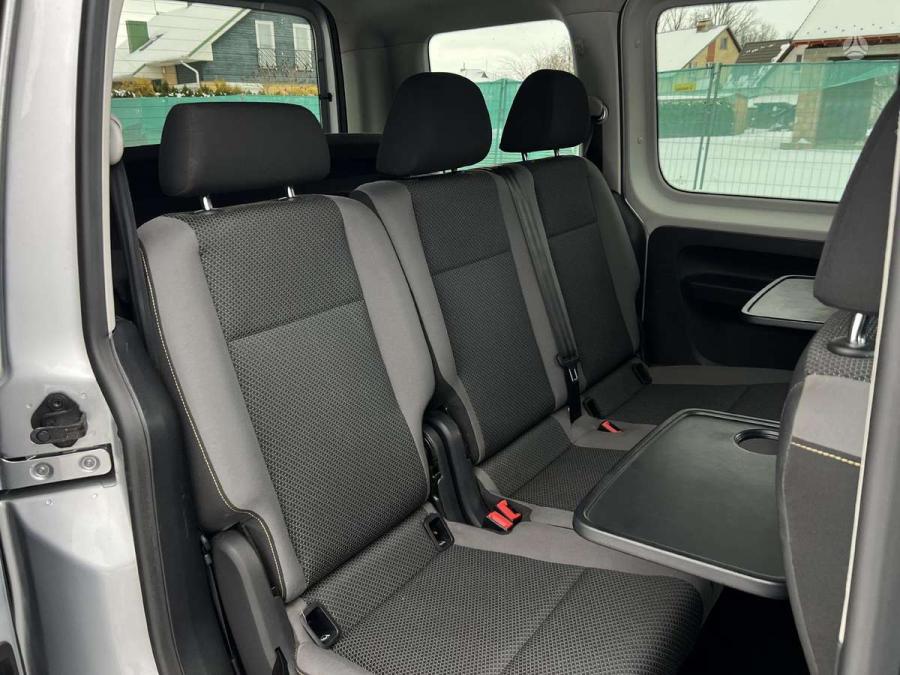 Grey Volkswagen Caddy 2017 in Kedainiai, with an engine capacity of 1.97 L and mileage of 263 thousand km for 10300 €, photo 27 on AUTOMOTO.COM.LV