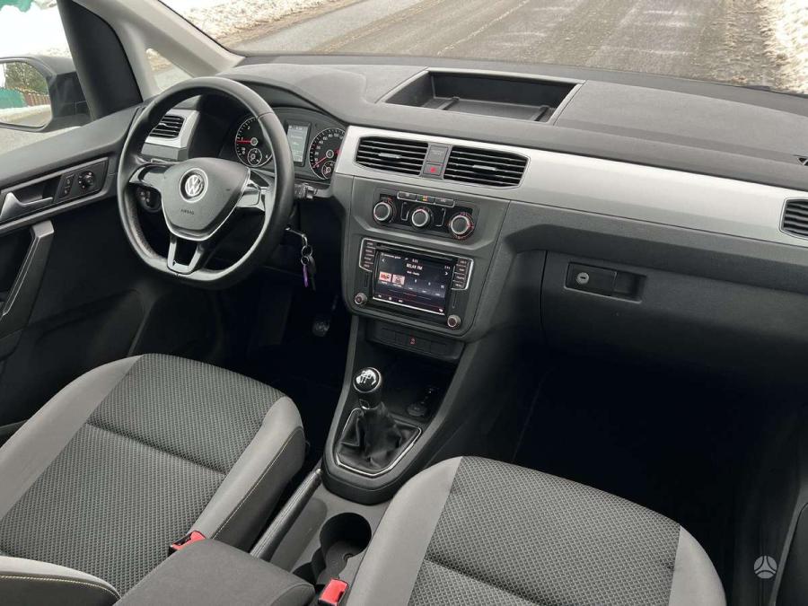 Grey Volkswagen Caddy 2017 in Kedainiai, with an engine capacity of 1.97 L and mileage of 263 thousand km for 10300 €, photo 34 on AUTOMOTO.COM.LV