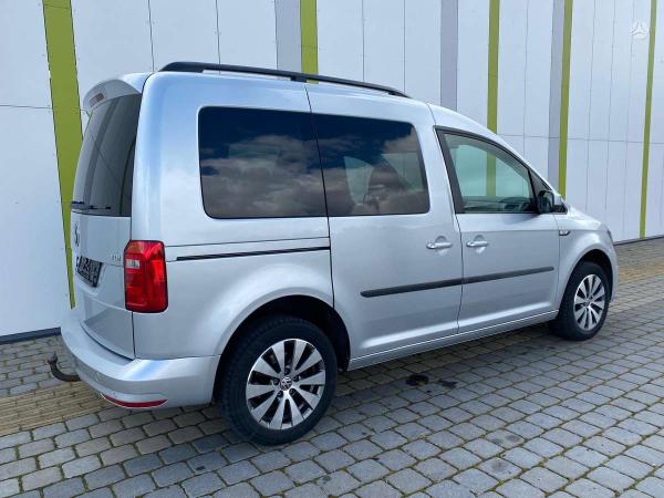 Pelēks Volkswagen Caddy 2017 Raseiniai, ar dzinēja tilpumu 1.97 L un nobraukumu 223 tūkst. km par 9950 €, foto 4 vietnē AUTOMOTO.COM.LV