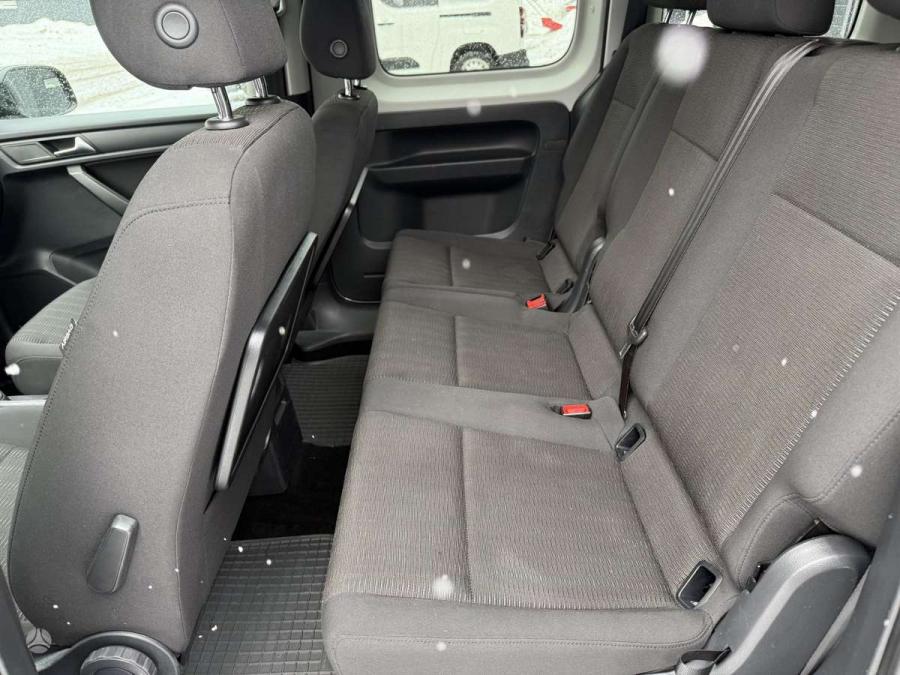 Grey Volkswagen Caddy 2017 in Vilnius, with an engine capacity of 1.97 L and mileage of 283 thousand km for 10500 €, photo 11 on AUTOMOTO.COM.LV