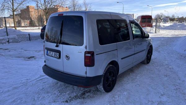 Grey Volkswagen Caddy 2017 in Klaipeda, with an engine capacity of 1.97 L and mileage of 173 thousand km for 11900 €, photo 4 on AUTOMOTO.COM.LV