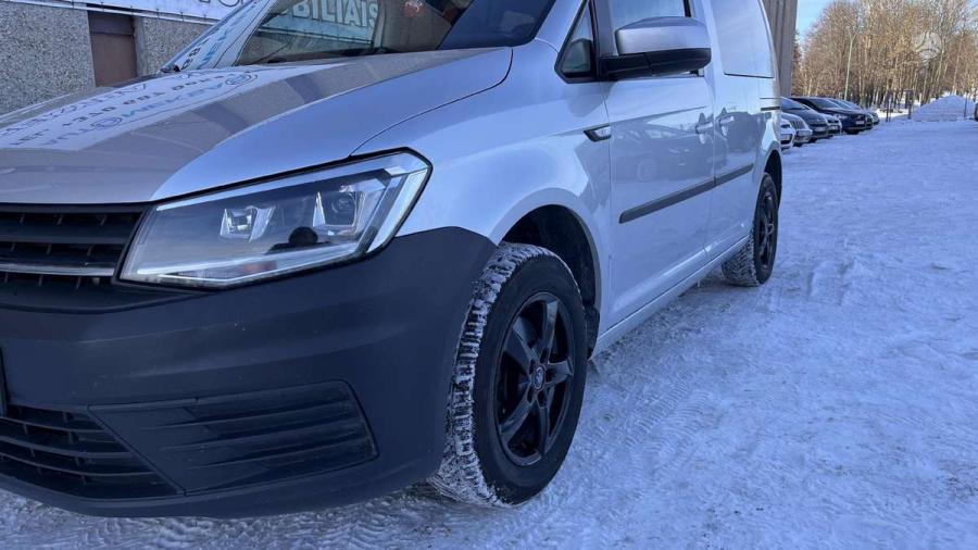 Grey Volkswagen Caddy 2017 in Klaipeda, with an engine capacity of 1.97 L and mileage of 173 thousand km for 11900 €, photo 9 on AUTOMOTO.COM.LV