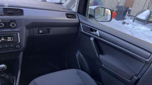 Grey Volkswagen Caddy 2017 in Klaipeda, with an engine capacity of 1.97 L and mileage of 173 thousand km for 11900 €, photo 20 on AUTOMOTO.COM.LV