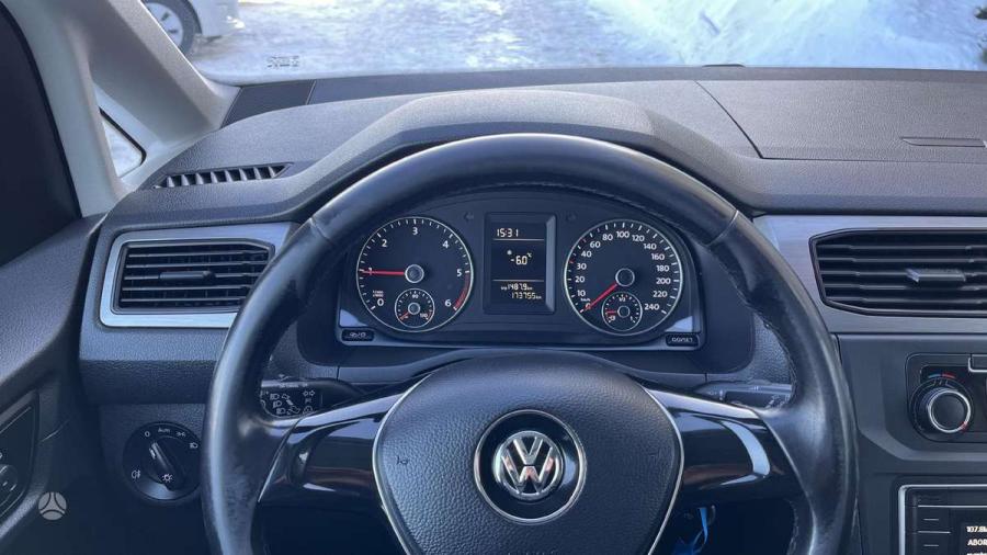 Grey Volkswagen Caddy 2017 in Klaipeda, with an engine capacity of 1.97 L and mileage of 173 thousand km for 11900 €, photo 21 on AUTOMOTO.COM.LV
