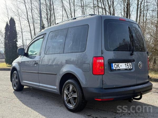 Pelēks Volkswagen Caddy 2017 Rīga, ar dzinēja tilpumu 2.00 L un nobraukumu 180 tūkst. km par 9000 €, foto 3 vietnē AUTOMOTO.COM.LV