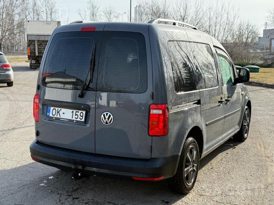 Pelēks Volkswagen Caddy 2017 Rīga, ar dzinēja tilpumu 2.00 L un nobraukumu 180 tūkst. km par 9000 €, foto 6 vietnē AUTOMOTO.COM.LV