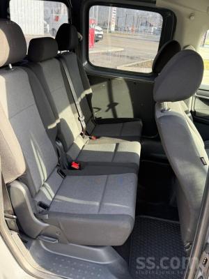 Pelēks Volkswagen Caddy 2017 Rīga, ar dzinēja tilpumu 2.00 L un nobraukumu 180 tūkst. km par 9000 €, foto 7 vietnē AUTOMOTO.COM.LV