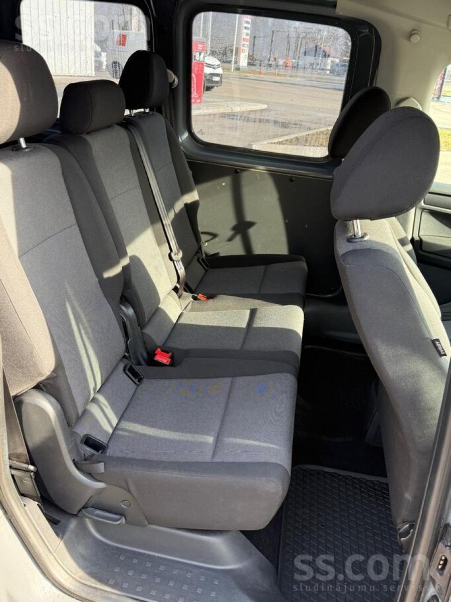 Pelēks Volkswagen Caddy 2017 Rīga, ar dzinēja tilpumu 2.00 L un nobraukumu 180 tūkst. km par 9000 €, foto 7 vietnē AUTOMOTO.COM.LV