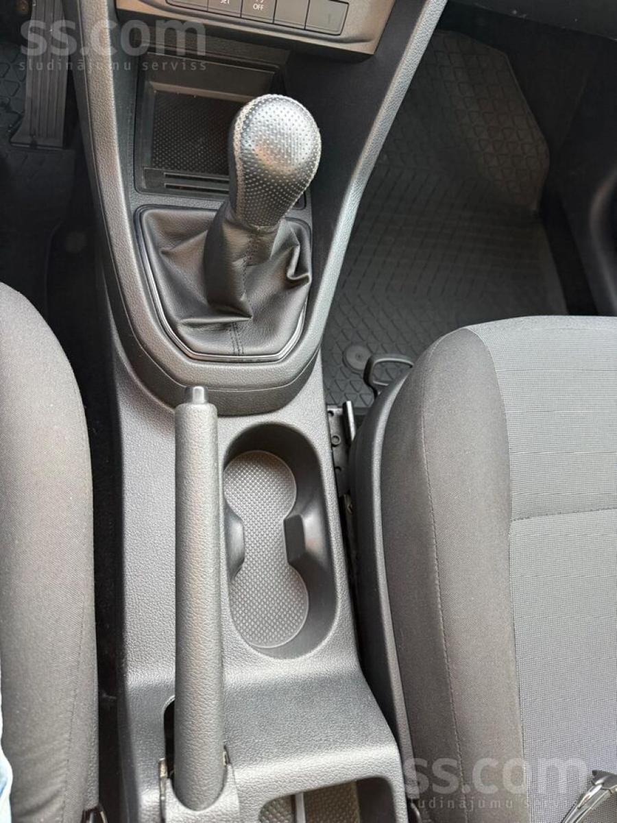 Pelēks Volkswagen Caddy 2017 Rīga, ar dzinēja tilpumu 2.00 L un nobraukumu 180 tūkst. km par 9000 €, foto 15 vietnē AUTOMOTO.COM.LV