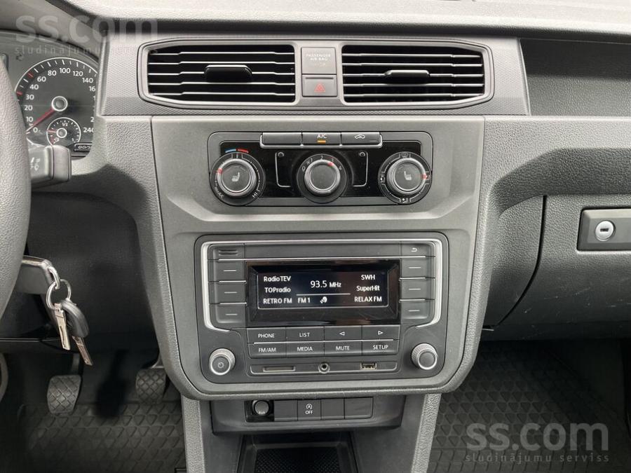Pelēks Volkswagen Caddy 2017 Rīga, ar dzinēja tilpumu 2.00 L un nobraukumu 238 tūkst. km par 7190 €, foto 22 vietnē AUTOMOTO.COM.LV