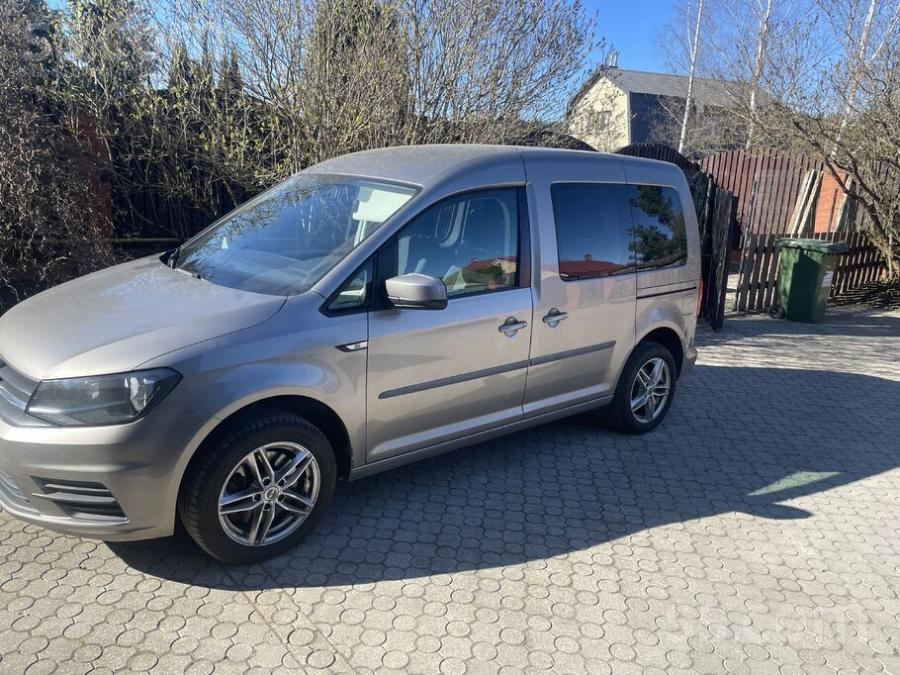 Pelēks Volkswagen Caddy 2017 Rīga, ar dzinēja tilpumu 2.00 L un nobraukumu 180 tūkst. km par 11200 €, foto 1 vietnē AUTOMOTO.COM.LV