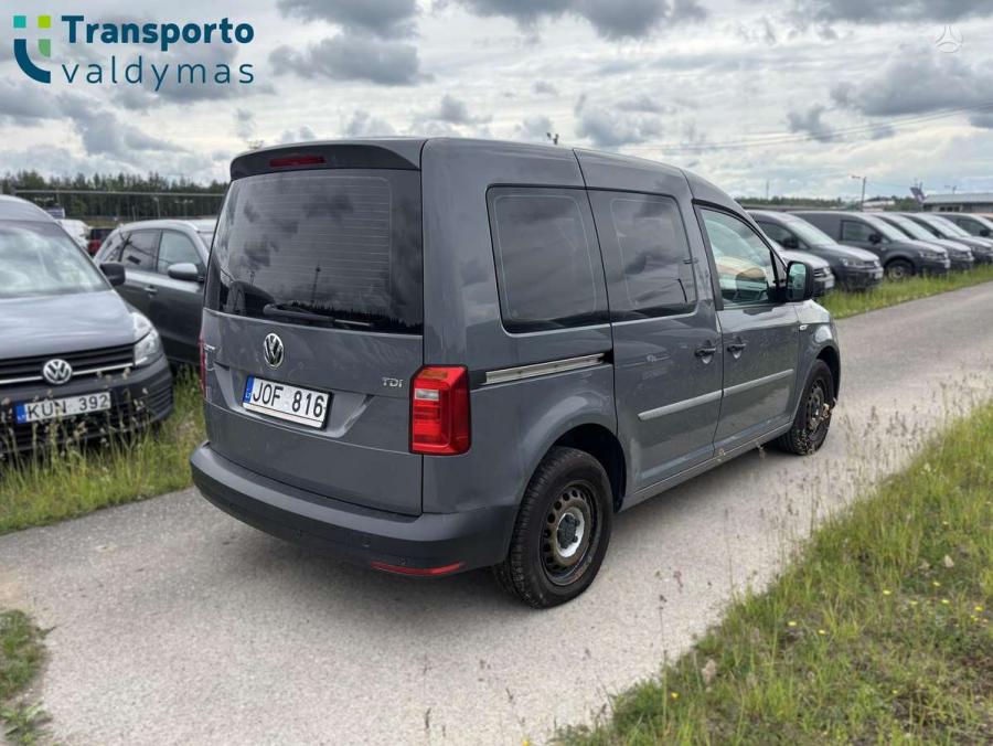 Pelēks Volkswagen Caddy 2017 Viļņa, ar dzinēja tilpumu 1.97 L un nobraukumu 118 tūkst. km par 7600 €, foto 5 vietnē AUTOMOTO.COM.LV