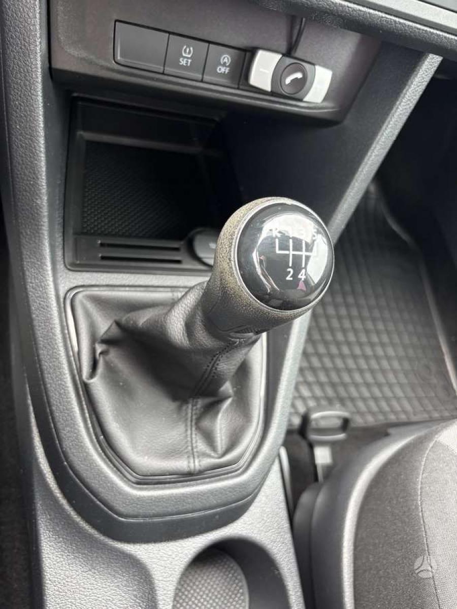 Pelēks Volkswagen Caddy 2017 Viļņa, ar dzinēja tilpumu 1.97 L un nobraukumu 118 tūkst. km par 7600 €, foto 15 vietnē AUTOMOTO.COM.LV