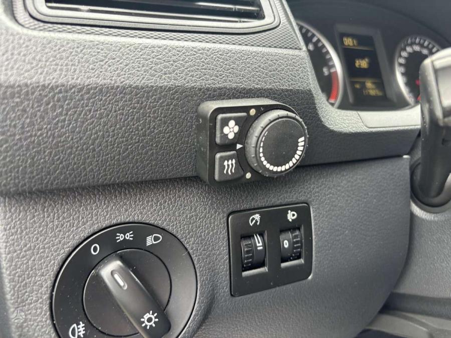 Pelēks Volkswagen Caddy 2017 Viļņa, ar dzinēja tilpumu 1.97 L un nobraukumu 118 tūkst. km par 7600 €, foto 19 vietnē AUTOMOTO.COM.LV
