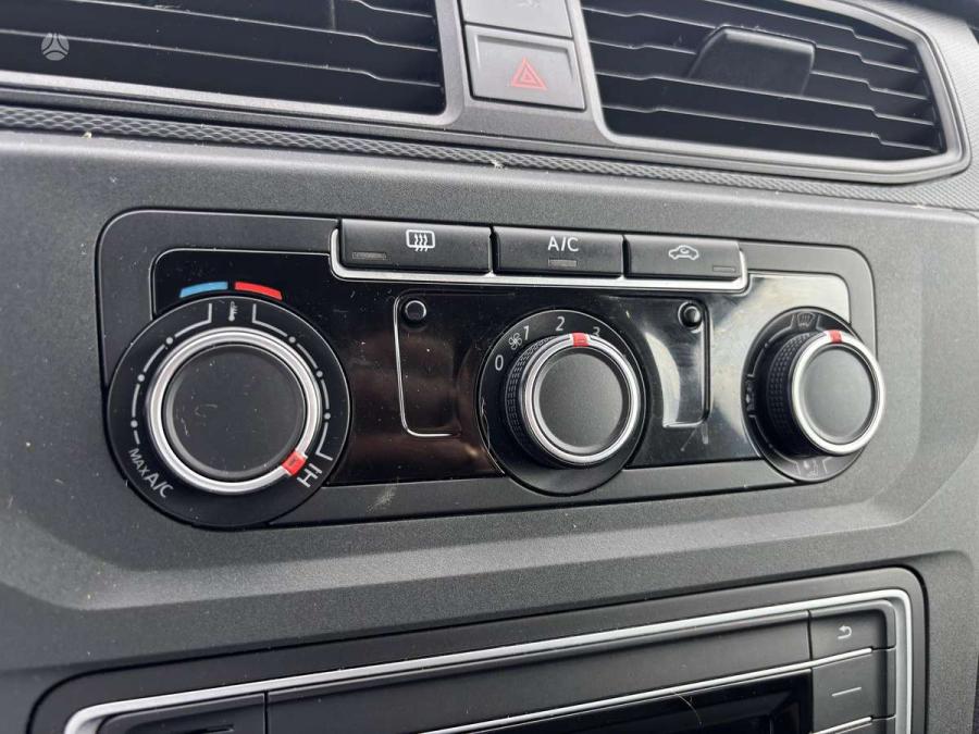 Pelēks Volkswagen Caddy 2017 Viļņa, ar dzinēja tilpumu 1.97 L un nobraukumu 150 tūkst. km par 7600 €, foto 12 vietnē AUTOMOTO.COM.LV