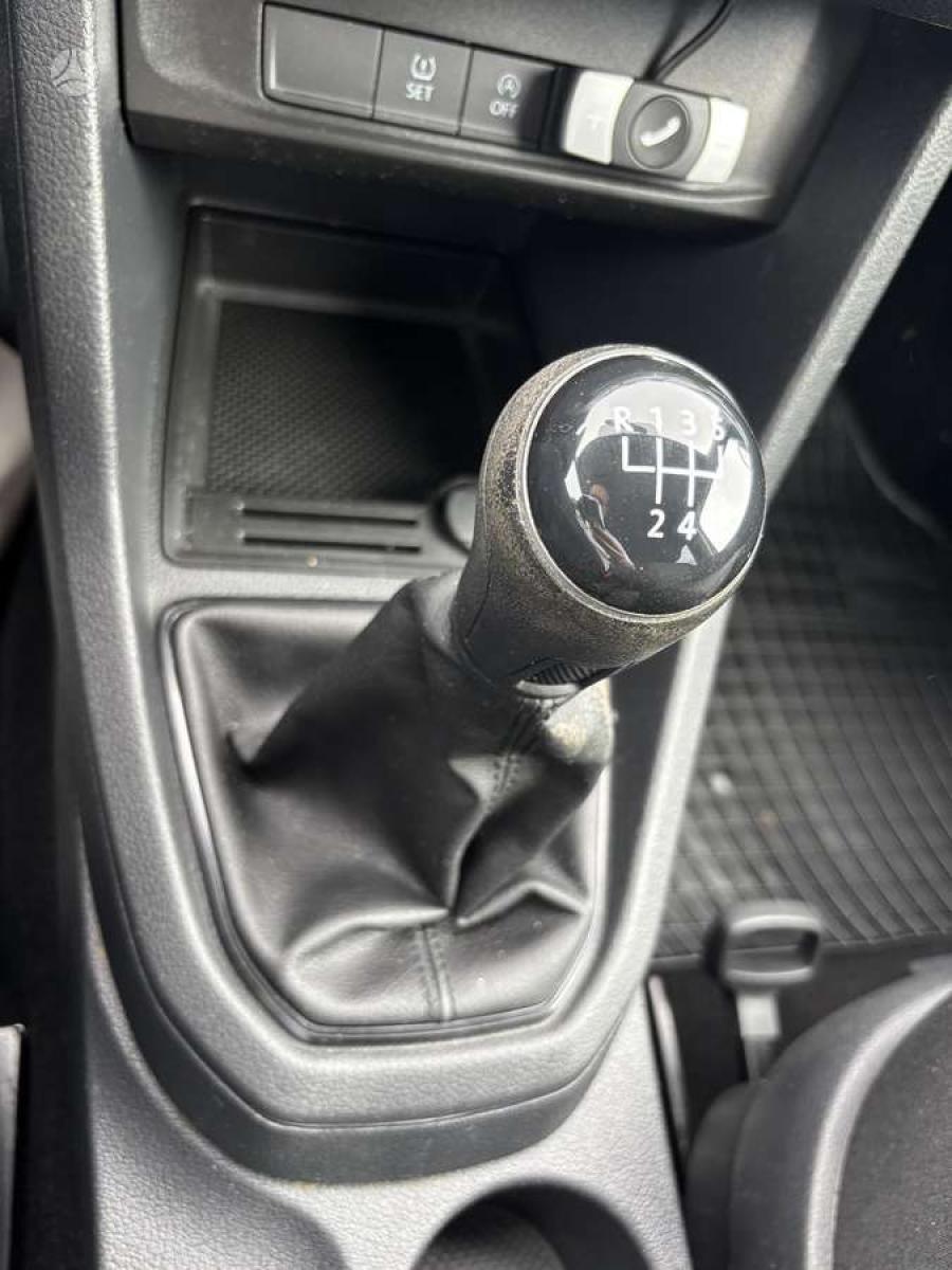 Pelēks Volkswagen Caddy 2017 Viļņa, ar dzinēja tilpumu 1.97 L un nobraukumu 150 tūkst. km par 7600 €, foto 15 vietnē AUTOMOTO.COM.LV