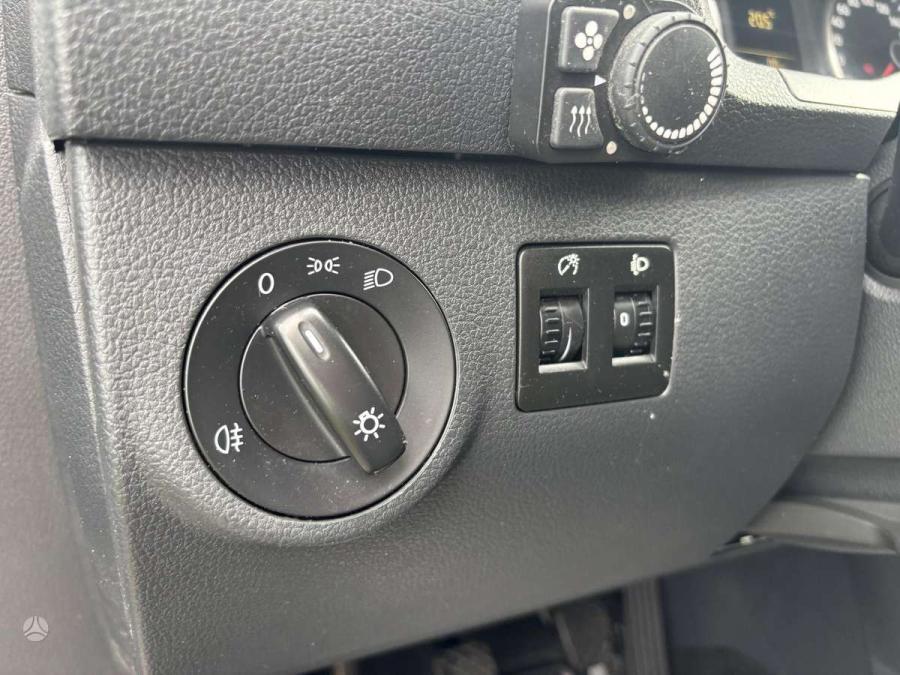 Pelēks Volkswagen Caddy 2017 Viļņa, ar dzinēja tilpumu 1.97 L un nobraukumu 150 tūkst. km par 7600 €, foto 18 vietnē AUTOMOTO.COM.LV