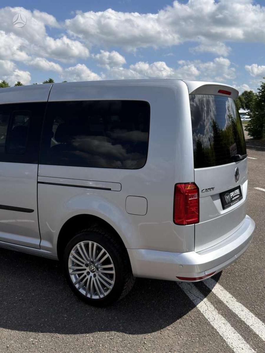Grey Volkswagen Caddy 2017 in Kedainiai, with an engine capacity of 1.97 L and mileage of 291 thousand km for 12000 €, photo 6 on AUTOMOTO.COM.LV