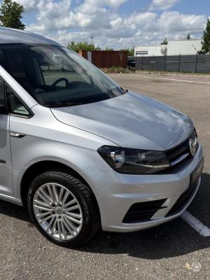 Grey Volkswagen Caddy 2017 in Kedainiai, with an engine capacity of 1.97 L and mileage of 291 thousand km for 12000 €, photo 8 on AUTOMOTO.COM.LV