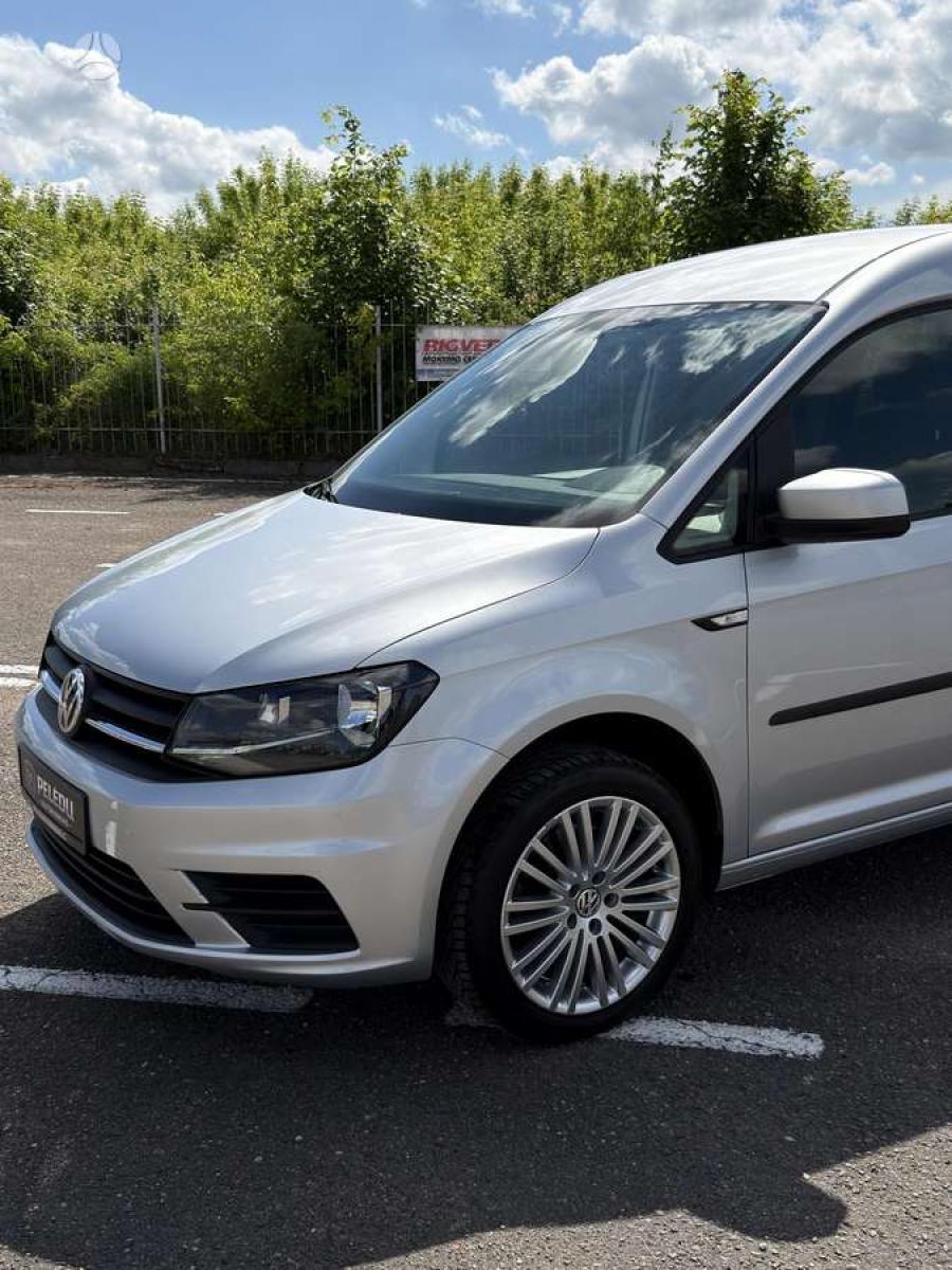 Grey Volkswagen Caddy 2017 in Kedainiai, with an engine capacity of 1.97 L and mileage of 291 thousand km for 12000 €, photo 9 on AUTOMOTO.COM.LV