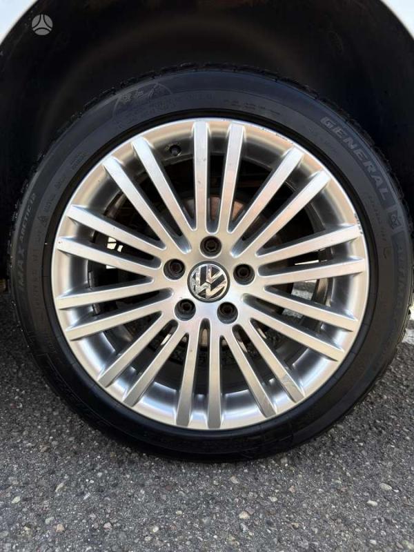 Grey Volkswagen Caddy 2017 in Kedainiai, with an engine capacity of 1.97 L and mileage of 291 thousand km for 12000 €, photo 9 on AUTOMOTO.COM.LV