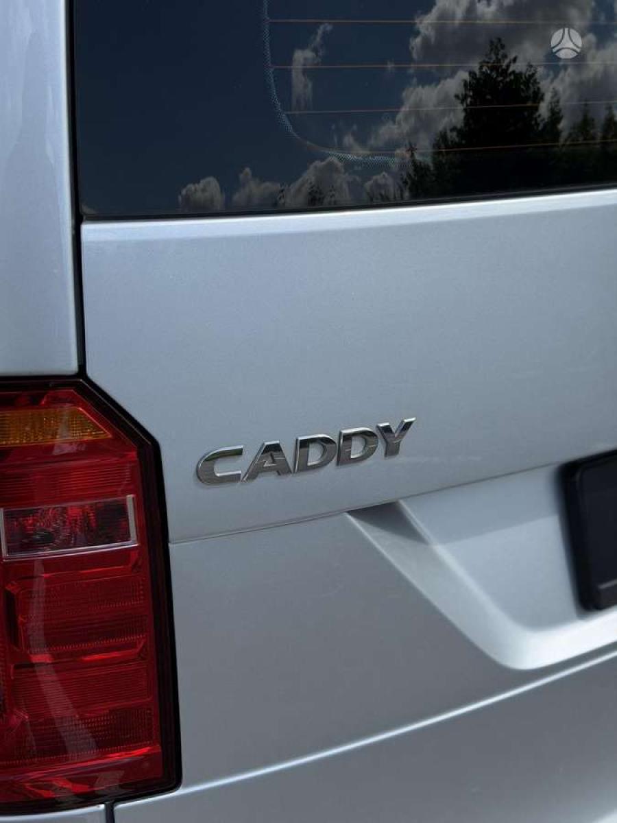 Grey Volkswagen Caddy 2017 in Kedainiai, with an engine capacity of 1.97 L and mileage of 291 thousand km for 12000 €, photo 11 on AUTOMOTO.COM.LV