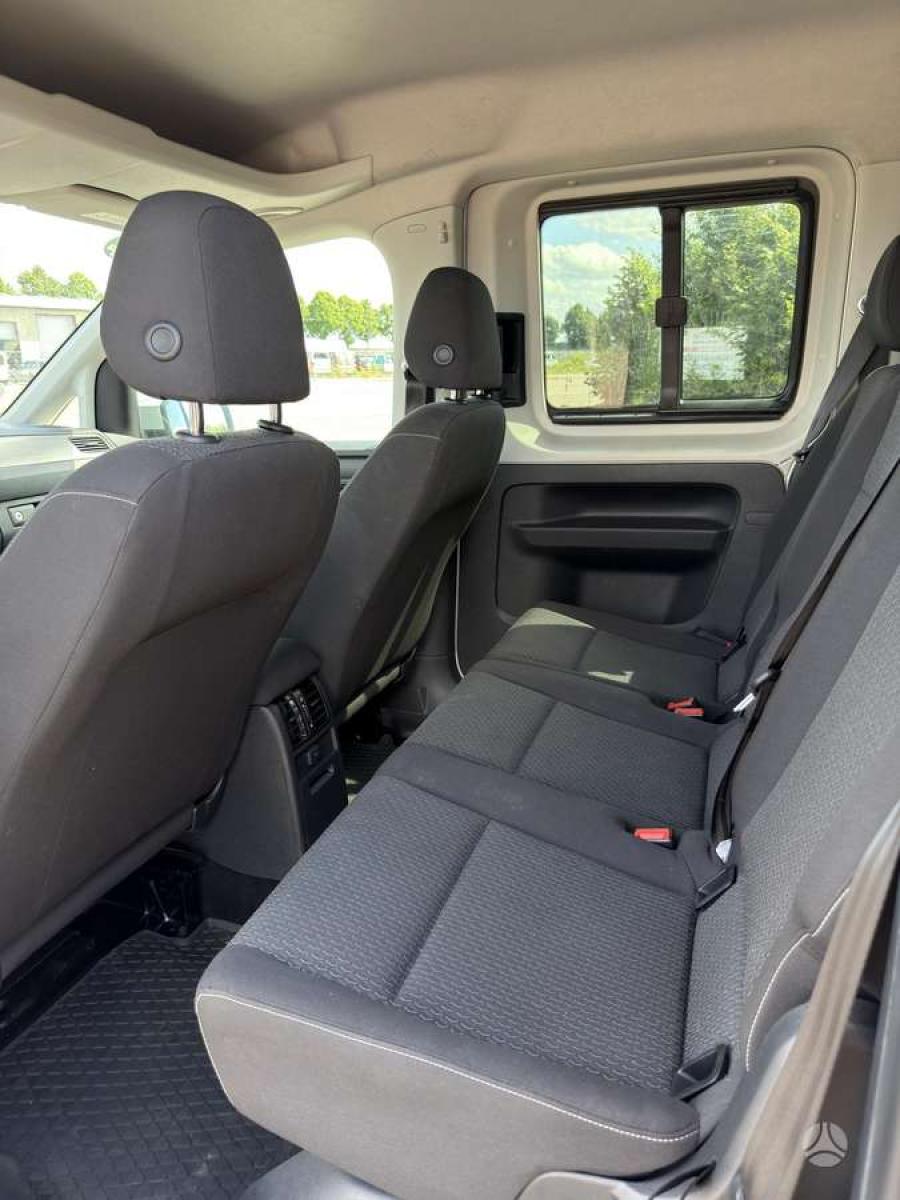 Grey Volkswagen Caddy 2017 in Kedainiai, with an engine capacity of 1.97 L and mileage of 291 thousand km for 12000 €, photo 15 on AUTOMOTO.COM.LV