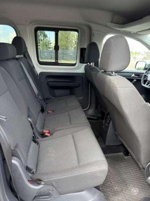 Grey Volkswagen Caddy 2017 in Kedainiai, with an engine capacity of 1.97 L and mileage of 291 thousand km for 12000 €, photo 19 on AUTOMOTO.COM.LV