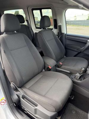 Grey Volkswagen Caddy 2017 in Kedainiai, with an engine capacity of 1.97 L and mileage of 291 thousand km for 12000 €, photo 20 on AUTOMOTO.COM.LV
