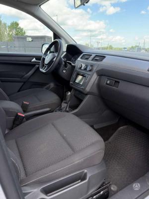 Grey Volkswagen Caddy 2017 in Kedainiai, with an engine capacity of 1.97 L and mileage of 291 thousand km for 12000 €, photo 21 on AUTOMOTO.COM.LV
