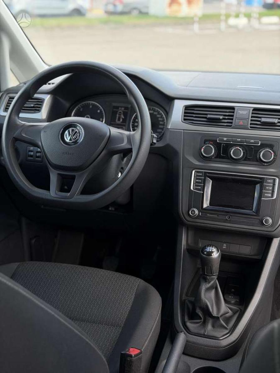 Grey Volkswagen Caddy 2017 in Kedainiai, with an engine capacity of 1.97 L and mileage of 291 thousand km for 12000 €, photo 22 on AUTOMOTO.COM.LV