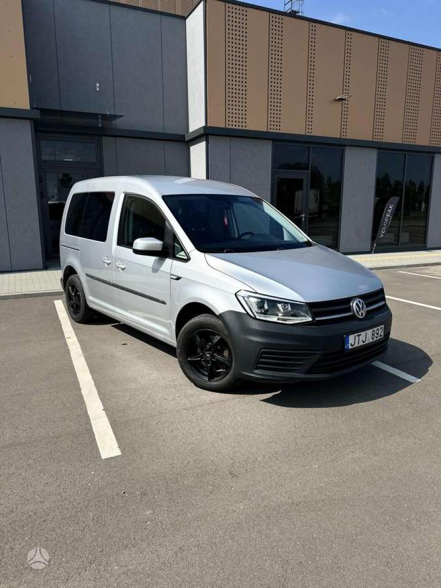 Grey Volkswagen Caddy 2017 in Klaipeda, with an engine capacity of 1.97 L and mileage of 174 thousand km for 9850 €, photo 1 on AUTOMOTO.COM.LV