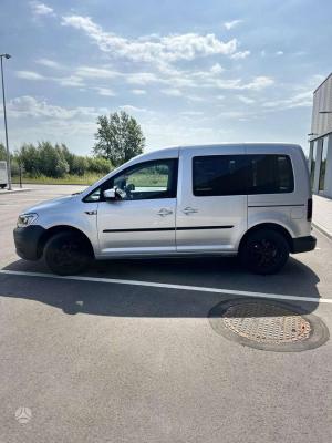 Grey Volkswagen Caddy 2017 in Klaipeda, with an engine capacity of 1.97 L and mileage of 174 thousand km for 9850 €, photo 5 on AUTOMOTO.COM.LV