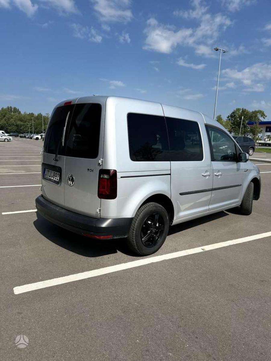 Grey Volkswagen Caddy 2017 in Klaipeda, with an engine capacity of 1.97 L and mileage of 174 thousand km for 9850 €, photo 8 on AUTOMOTO.COM.LV