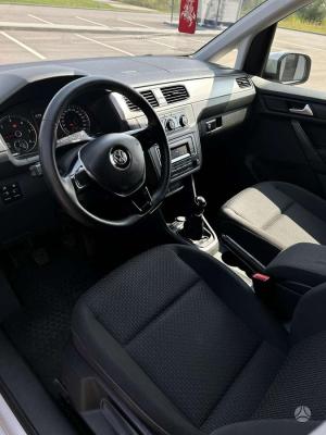 Grey Volkswagen Caddy 2017 in Klaipeda, with an engine capacity of 1.97 L and mileage of 174 thousand km for 9850 €, photo 11 on AUTOMOTO.COM.LV