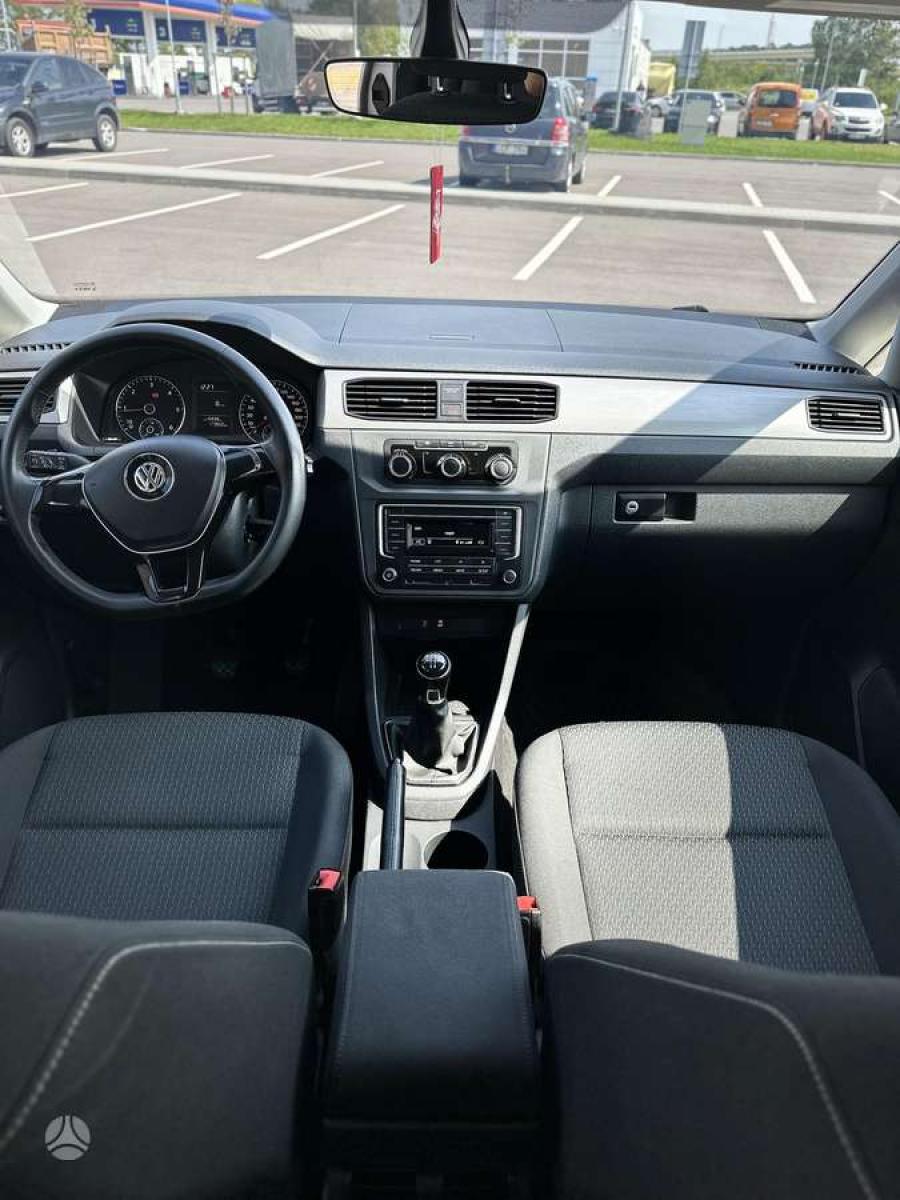Grey Volkswagen Caddy 2017 in Klaipeda, with an engine capacity of 1.97 L and mileage of 174 thousand km for 9850 €, photo 13 on AUTOMOTO.COM.LV