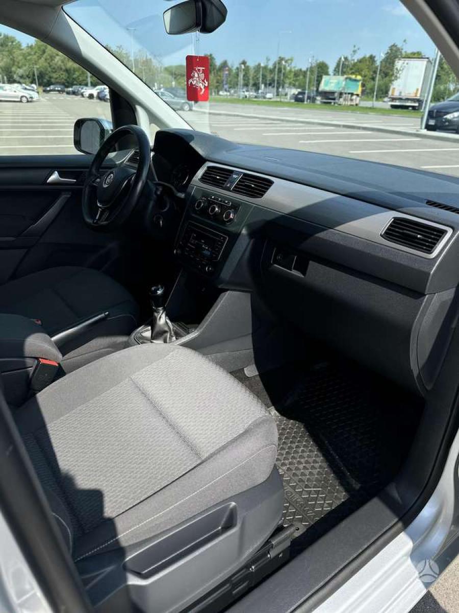Grey Volkswagen Caddy 2017 in Klaipeda, with an engine capacity of 1.97 L and mileage of 174 thousand km for 9850 €, photo 16 on AUTOMOTO.COM.LV