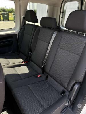 Grey Volkswagen Caddy 2017 in Klaipeda, with an engine capacity of 1.97 L and mileage of 174 thousand km for 9850 €, photo 18 on AUTOMOTO.COM.LV