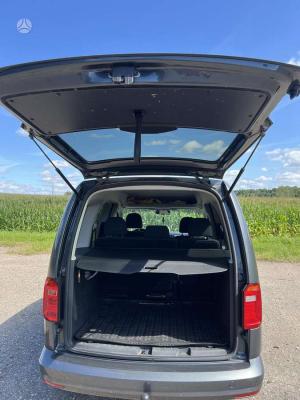 Grey Volkswagen Caddy 2017 in Kedainiai, with an engine capacity of 1.97 L and mileage of 235 thousand km for 12500 €, photo 6 on AUTOMOTO.COM.LV