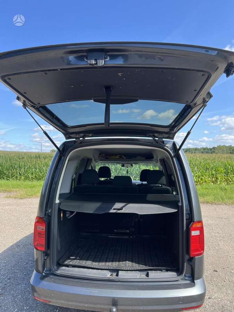 Grey Volkswagen Caddy 2017 in Kedainiai, with an engine capacity of 1.97 L and mileage of 235 thousand km for 12500 €, photo 6 on AUTOMOTO.COM.LV