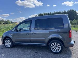 Grey Volkswagen Caddy 2017 in Kedainiai, with an engine capacity of 1.97 L and mileage of 235 thousand km for 12500 €, photo 7 on AUTOMOTO.COM.LV
