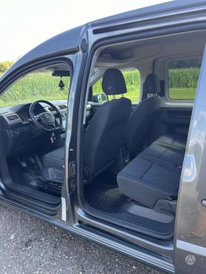 Grey Volkswagen Caddy 2017 in Kedainiai, with an engine capacity of 1.97 L and mileage of 235 thousand km for 12500 €, photo 9 on AUTOMOTO.COM.LV