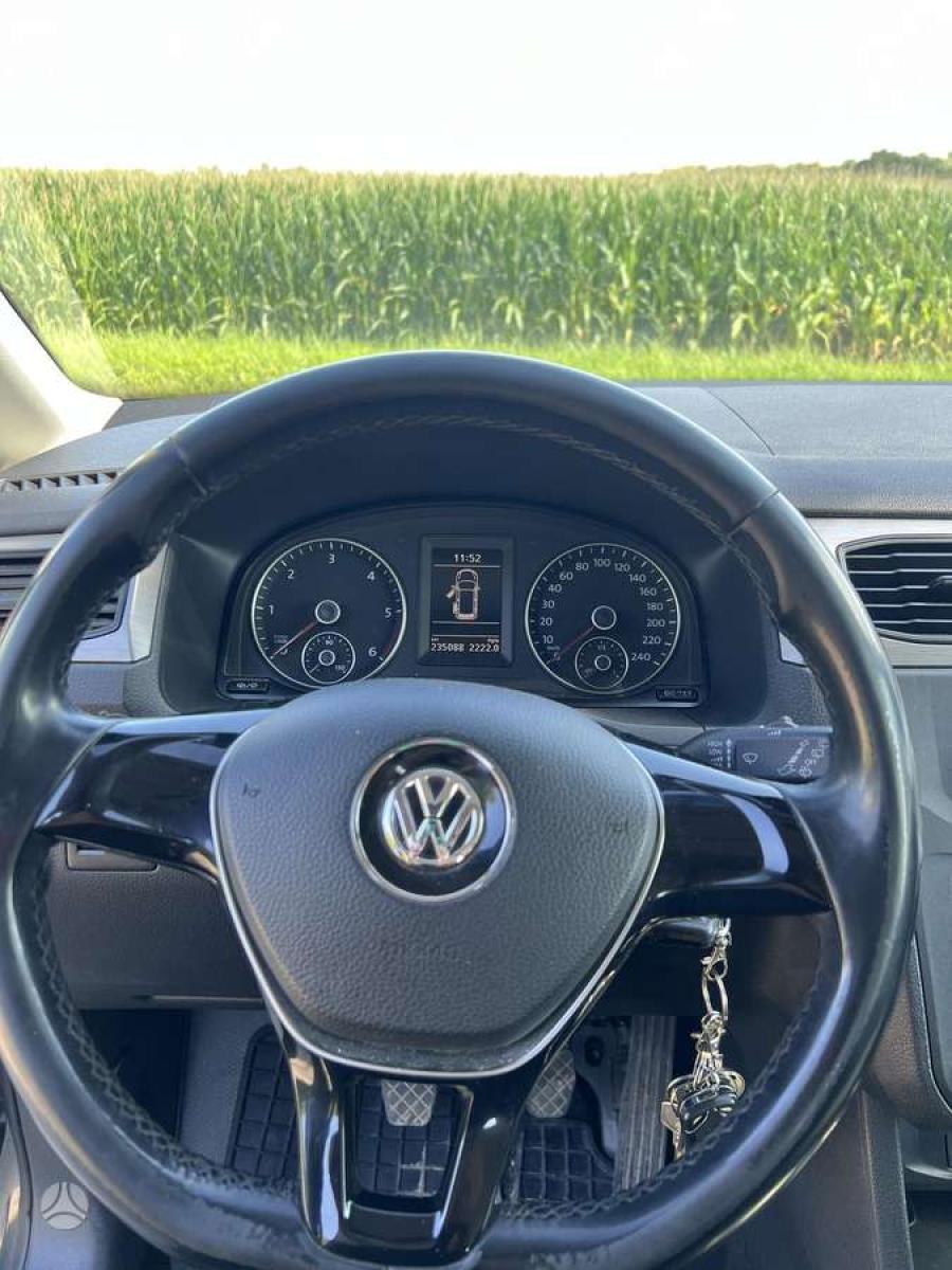 Grey Volkswagen Caddy 2017 in Kedainiai, with an engine capacity of 1.97 L and mileage of 235 thousand km for 12500 €, photo 11 on AUTOMOTO.COM.LV
