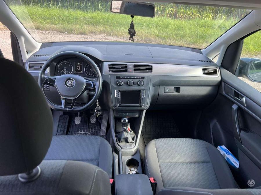 Grey Volkswagen Caddy 2017 in Kedainiai, with an engine capacity of 1.97 L and mileage of 235 thousand km for 12500 €, photo 13 on AUTOMOTO.COM.LV
