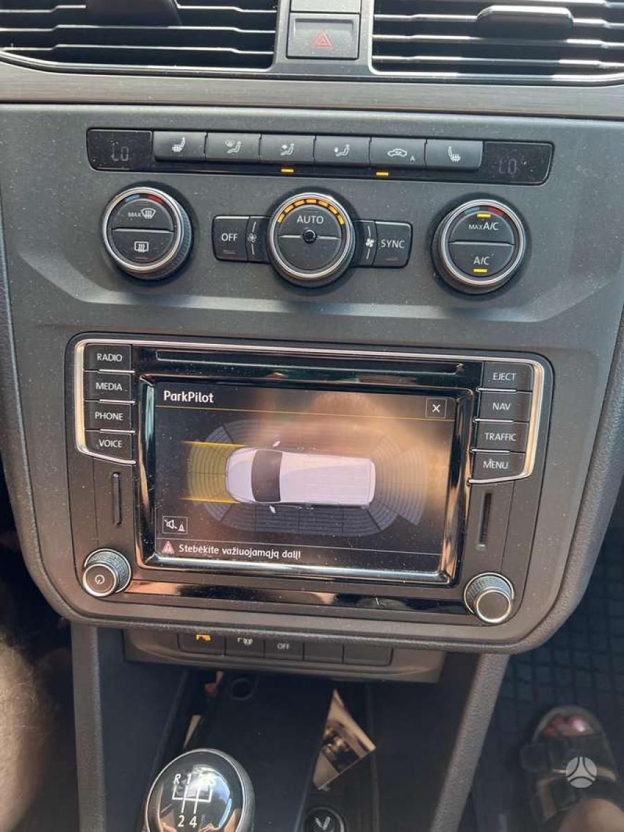 Grey Volkswagen Caddy 2017 in Kedainiai, with an engine capacity of 1.97 L and mileage of 235 thousand km for 12500 €, photo 17 on AUTOMOTO.COM.LV