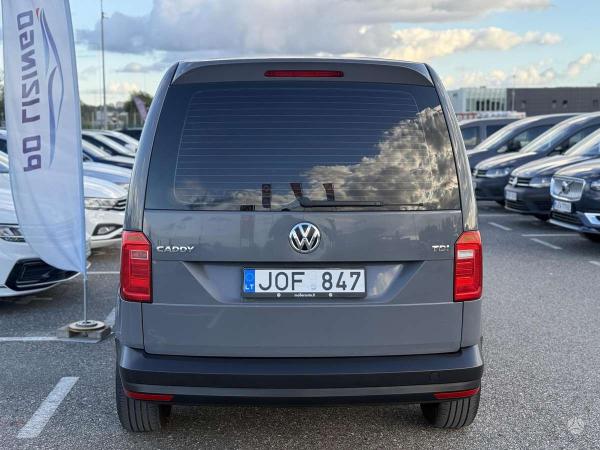 Pelēks Volkswagen Caddy 2017 Viļņa, ar dzinēja tilpumu 1.97 L un nobraukumu 177 tūkst. km par 8800 €, foto 5 vietnē AUTOMOTO.COM.LV
