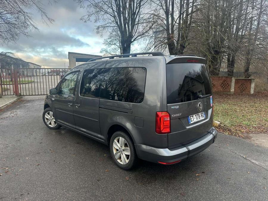 Grey Volkswagen Caddy 2018 in Taurage, with an engine capacity of 1.97 L and mileage of 529 thousand km for 8550 €, photo 4 on AUTOMOTO.COM.LV