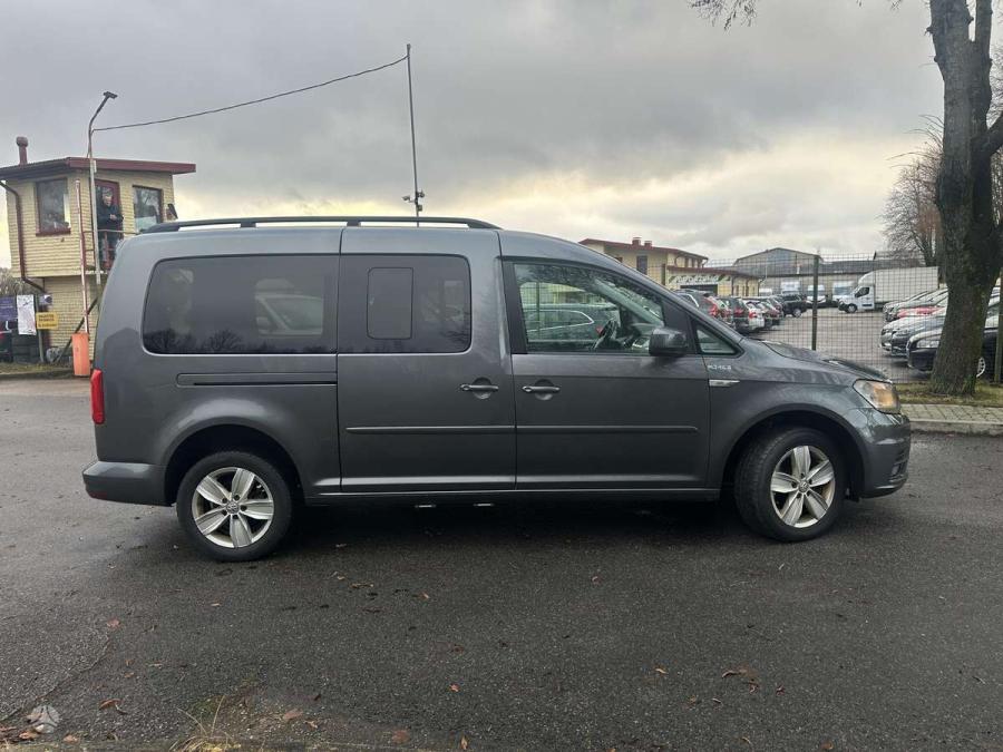 Grey Volkswagen Caddy 2018 in Taurage, with an engine capacity of 1.97 L and mileage of 529 thousand km for 8550 €, photo 8 on AUTOMOTO.COM.LV