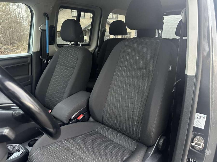 Grey Volkswagen Caddy 2018 in Taurage, with an engine capacity of 1.97 L and mileage of 529 thousand km for 8550 €, photo 12 on AUTOMOTO.COM.LV